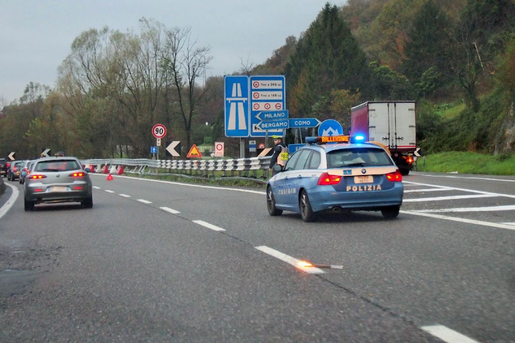 Incidente allo svincolo di Suello, code in mattinata in SS36 - Lecco ... Incidente allo svincolo di Suello, code in mattinata in SS36 - Lecco ...